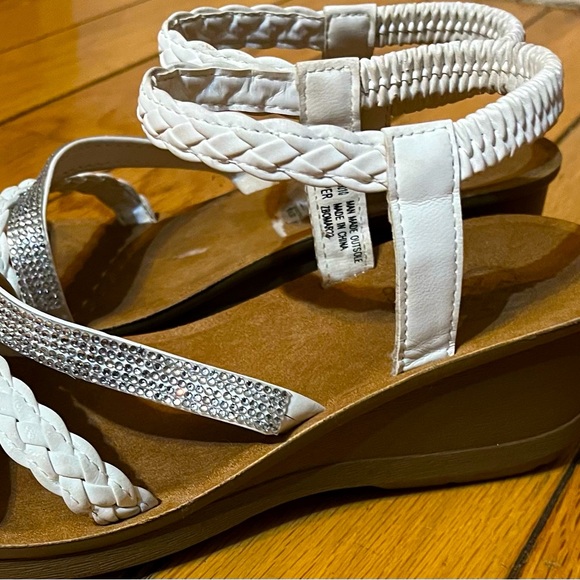 Daisy Fuentes | Shoes | Great Summer Sandals | Poshmark